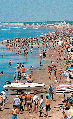 Cien kilómetros de playa y atracciones