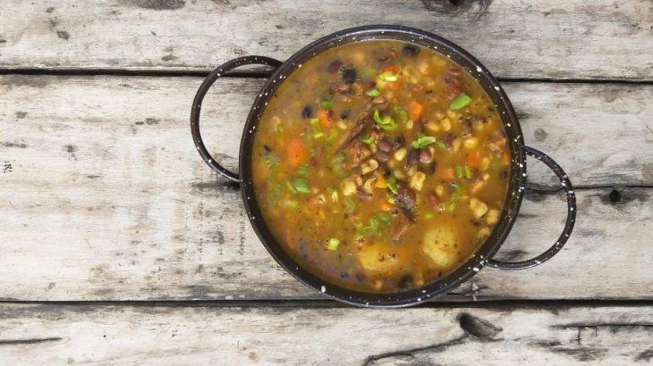 Locro a domicilio: 5 variantes para disfrutar el feriado 25 de mayo