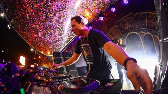 De cuánto es la fortuna de Tiësto, el DJ que revolucionó la música ...