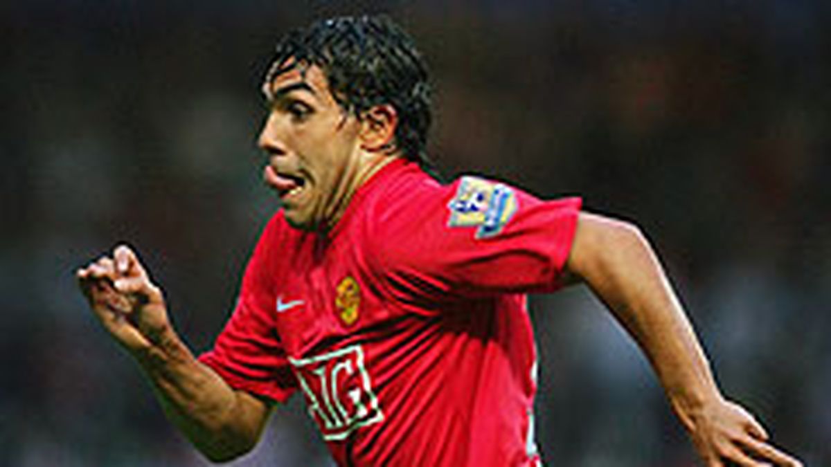 Tevez debutó en Manchester y emocionó a fanáticos