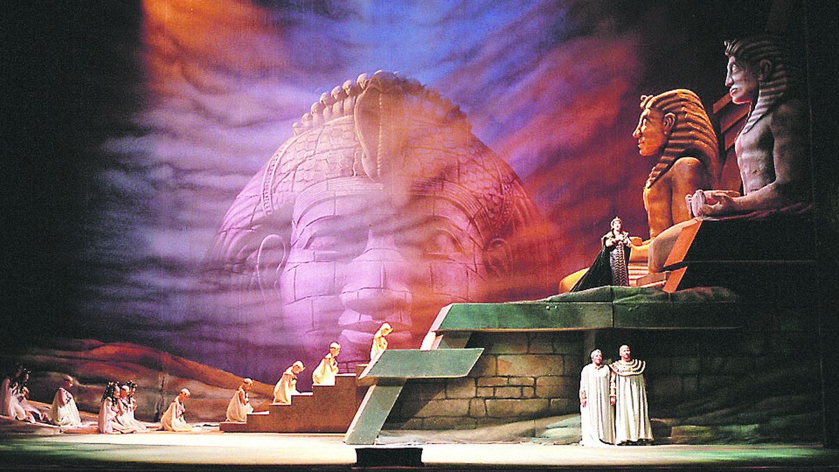 “Aída” celebra los 110 años del Colón