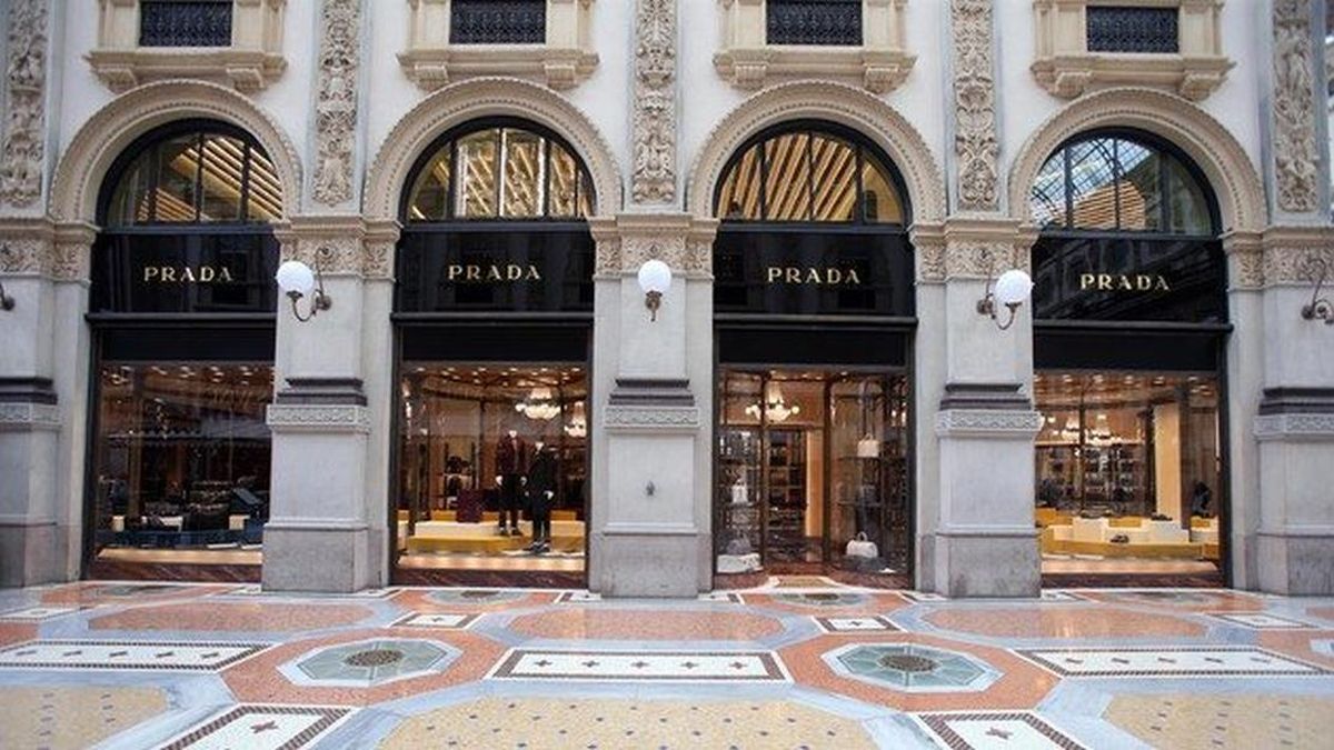 El Grupo Prada anunció la compra del gigante de la moda Versace por ...