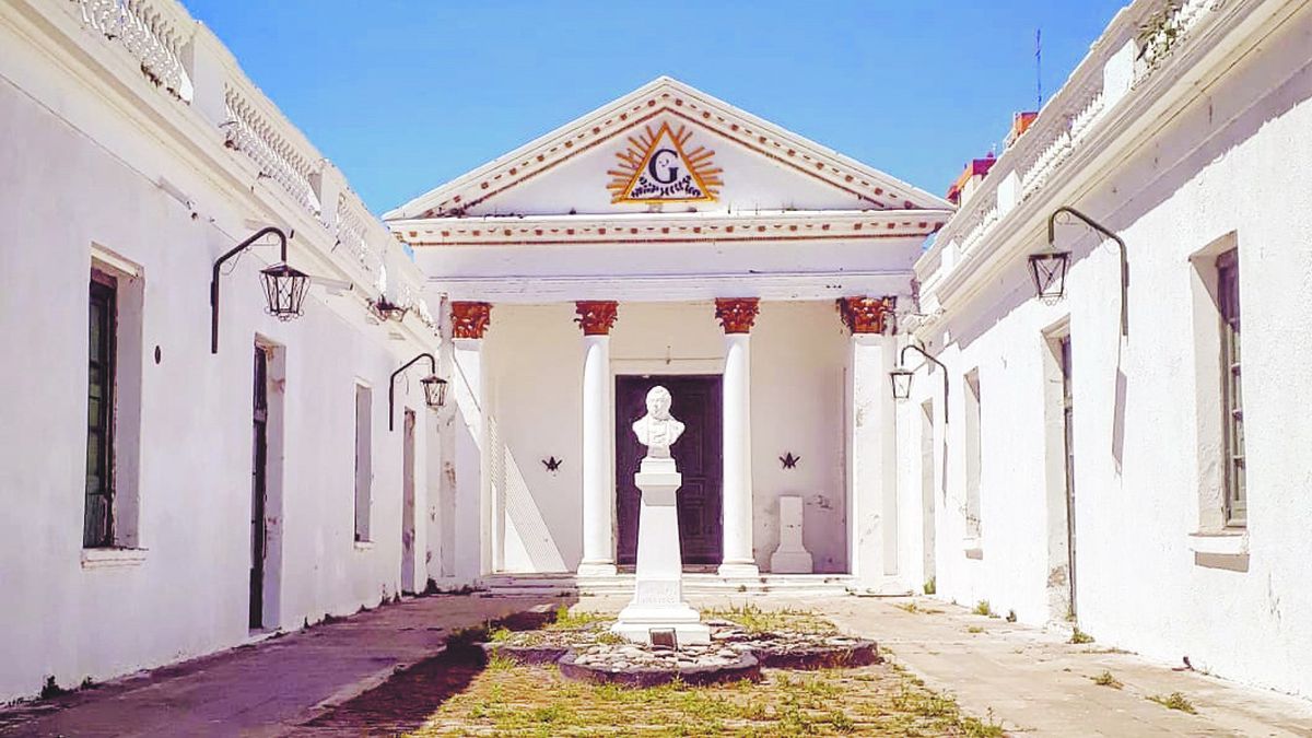 La historia poco conocida del templo masónico de San Nicolás