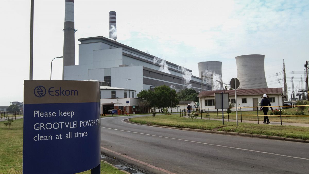 El colapso de Eskom: la historia de como la corrupción derrumbó al ...