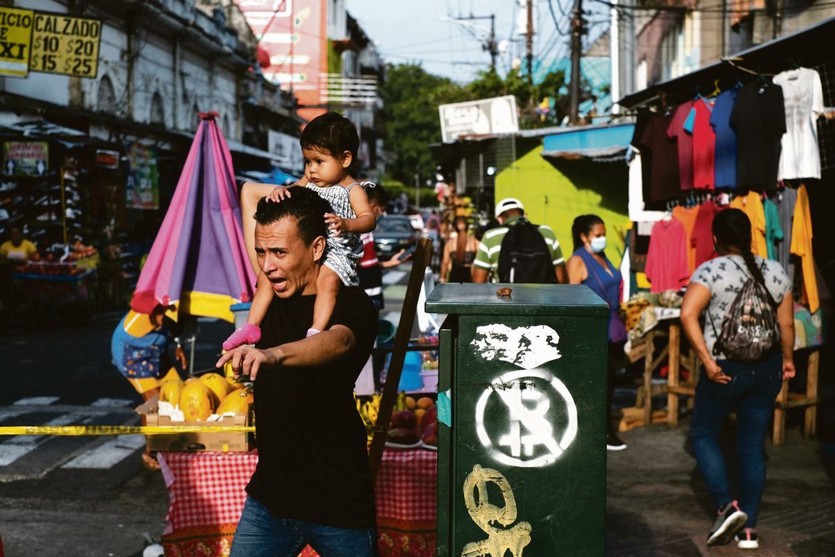 Nelson Renteria, Sarah Kinosian y Rodrigo Campos