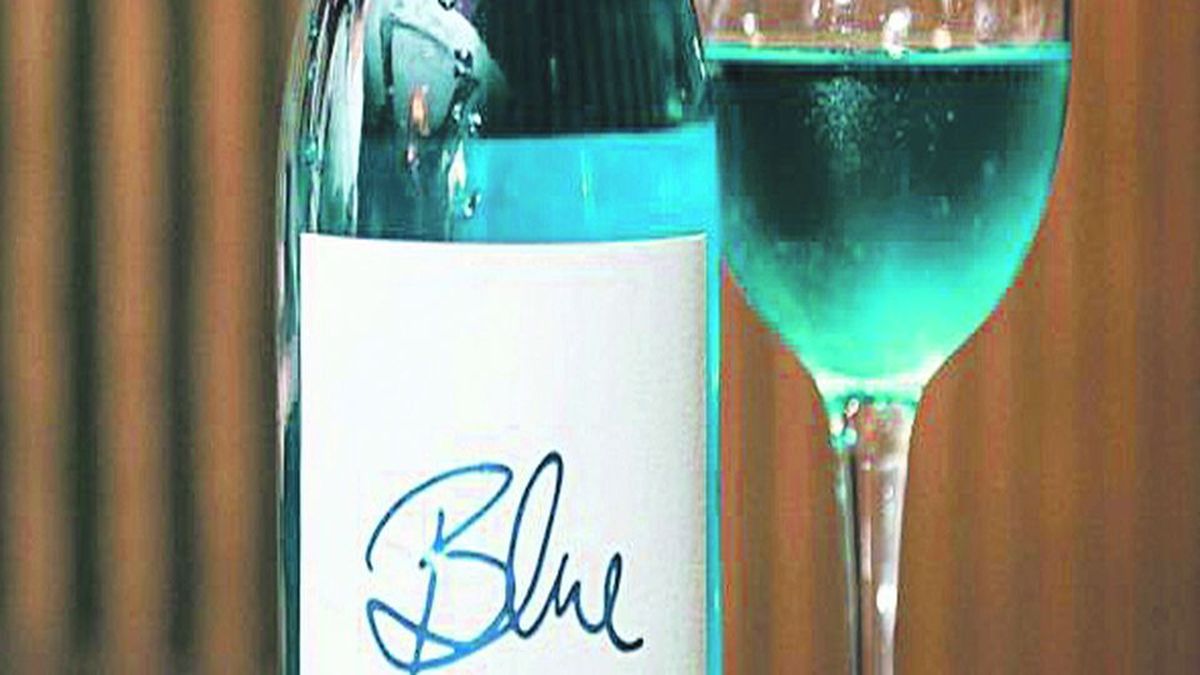 Polémico: vino azul