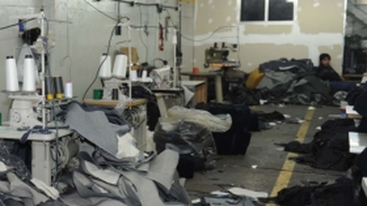Rescatan a 80 personas que eran explotadas en talleres clandestinos
