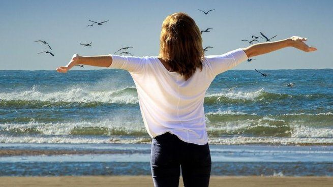 Qué significa estar soltero a los 40, según la psicología