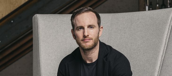 Quién es Joe Gebbia, el joven millonario creador de una famosa empresa ...