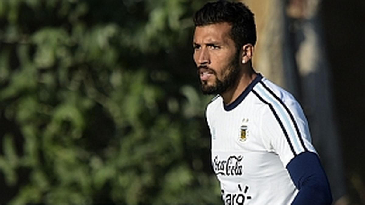 Garay volvió a entrenar con la Selección, pero todavía es una incógnita