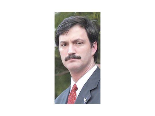 Arrecian críticas a Lanusse