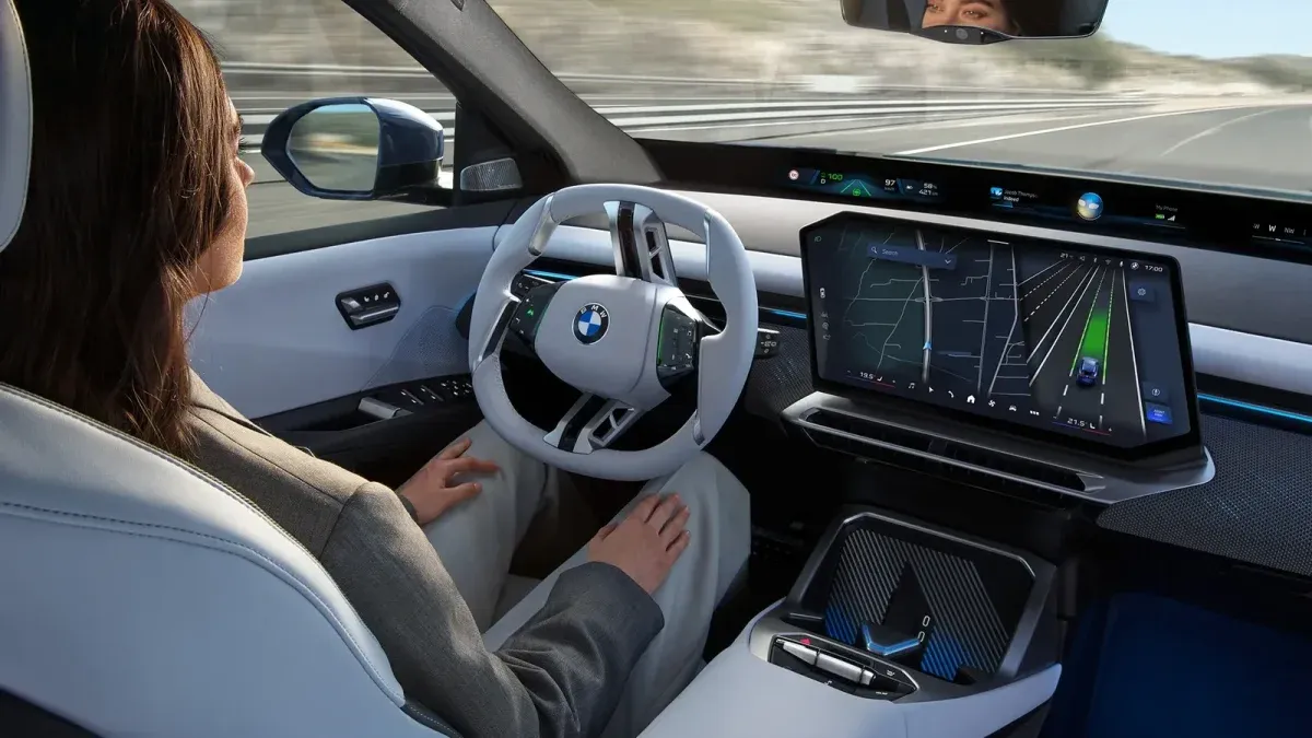 Driving with your eyes: the innovation of a premium brand that ...