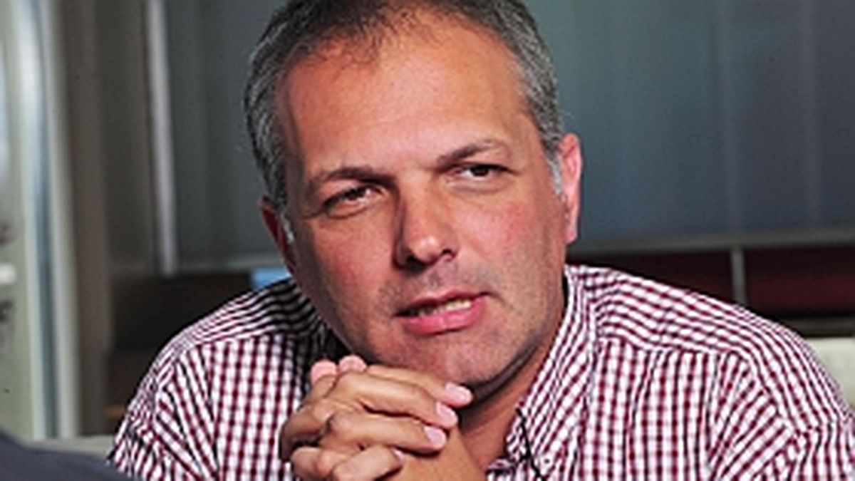 Buzzi aseguró que no peligra el suministro de combustibles