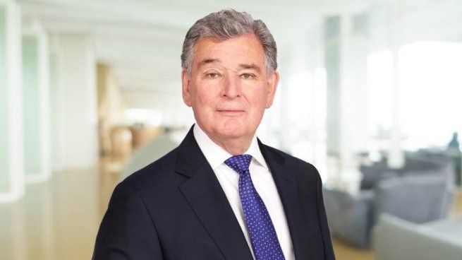 Quién es Jonathan Bloomer, el banquero de Morgan Stanley que también ...