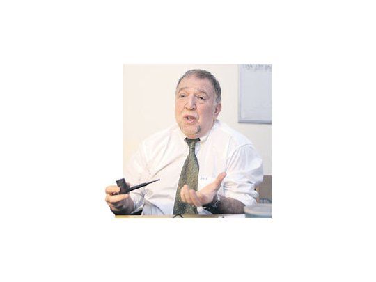 El modelo está desarmado y sin brújula