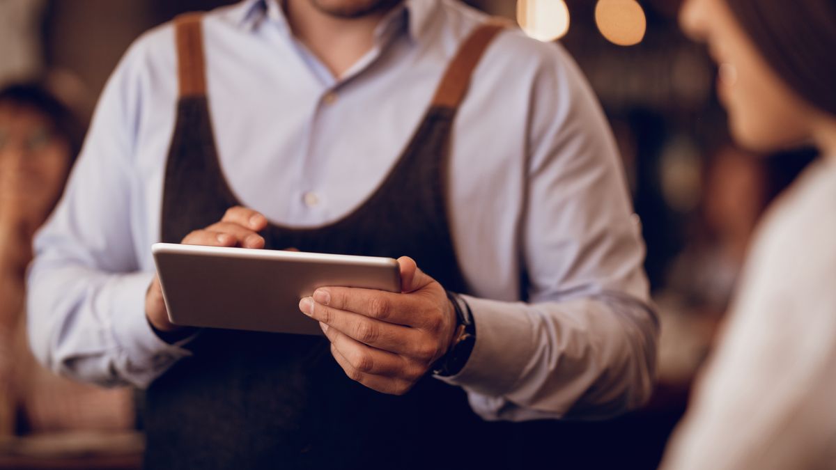 Ley de Propinas: de cuánto será el SALARIO MÍNIMO de los MESEROS de ...