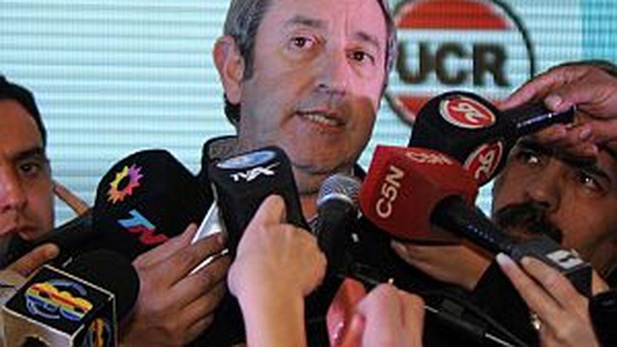Cobos reclamó a la oposición audacia para armar una agenda común