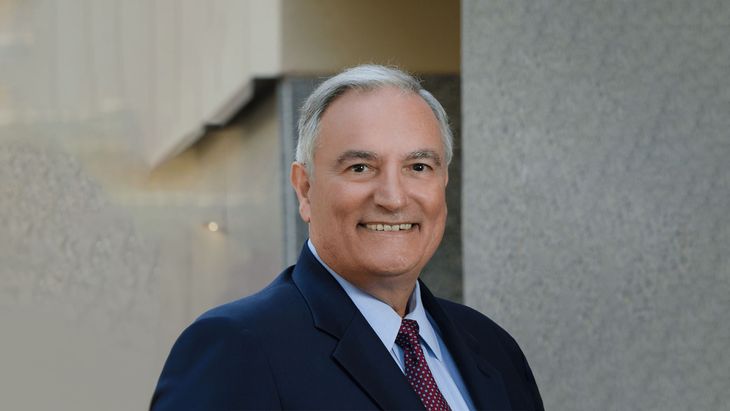 El hombre que construyó una fortuna de millones con comida congelada ...