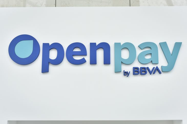 BBVA se mete de lleno en los medios de pago: qué ventajas ofrece y las comisiones