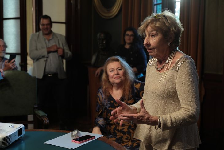 Homenajearon a las primeras mujeres egresadas del Colegio Nacional ...