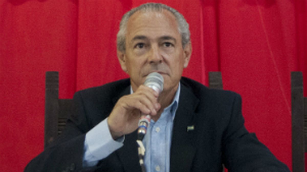 Barletta busca evitar división de la UCR en Mendoza