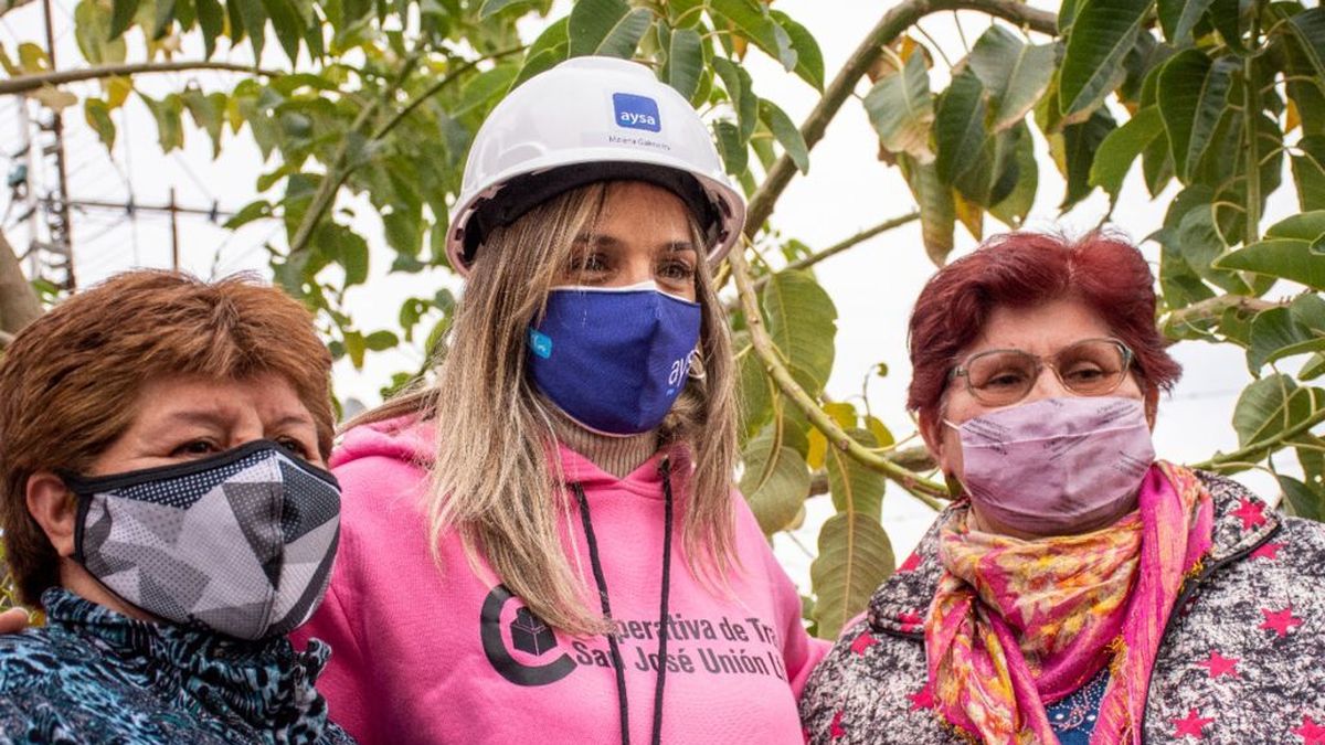 Malena Galmarini recorrió una obra de agua potable que beneficiará al 100% del Barrio Mercado de ...
