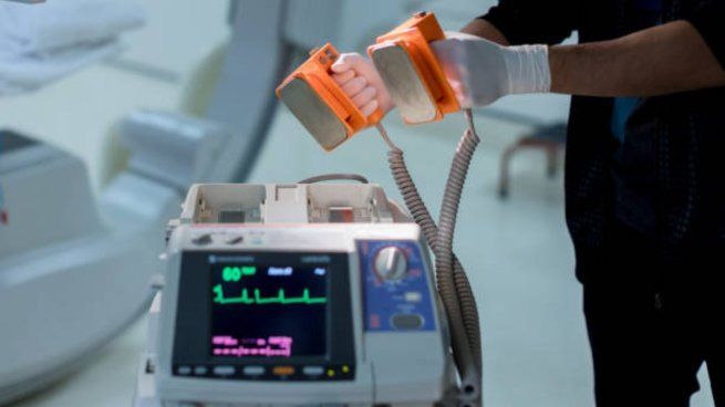 ANMAT prohibió el uso y comercialización de un desfibrilador: el motivo