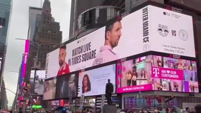 La reacción de Times Square al primer gol de Lionel Messi en la MLS