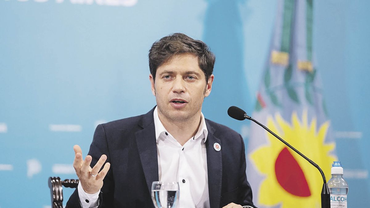 Axel Kicillof, sobre entrega de ambulancias: Los impuestos están acá ...