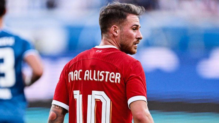 El Liverpool de Alexis Mac Allister goleó al Aston Villa del Dibu Martínez