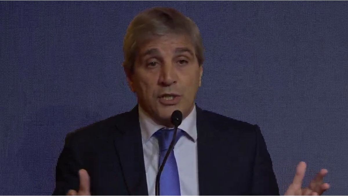 Luis Caputo sobre el dólar: La Argentina es un país muy sensible a cualquier shock