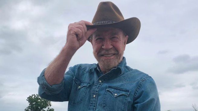 El último video de Chuck Norris fue hace una semana y en el día de su ...