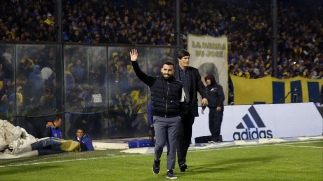 Carlos Tevez volverá a la Bombonera: cómo le fue enfrentando a Boca como DT