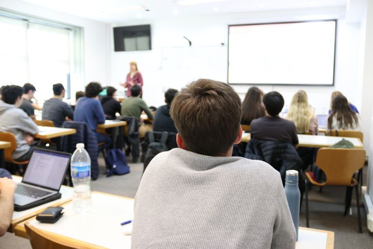 Finanzas: UCEMA propone una maestría de excelencia con contenido ...