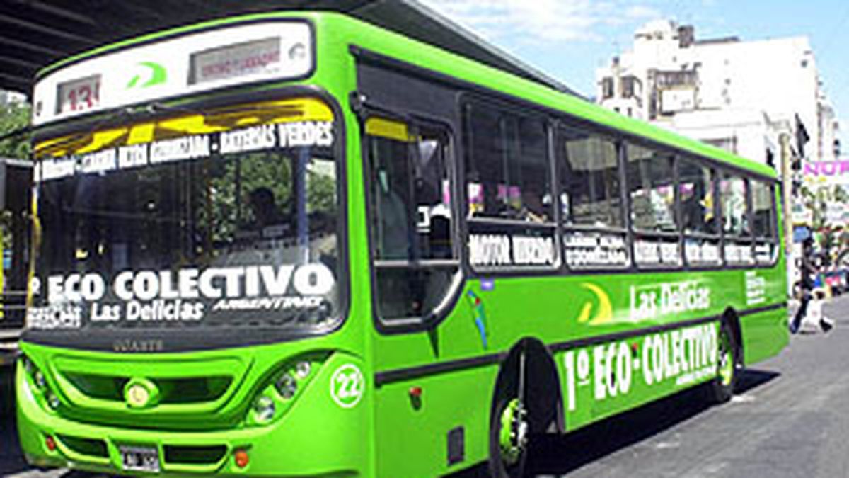 Ya circula el primer colectivo ecológico del país