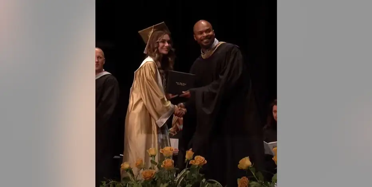 Quién es Sky Castner, la joven que nació en la cárcel y ahora es una ...