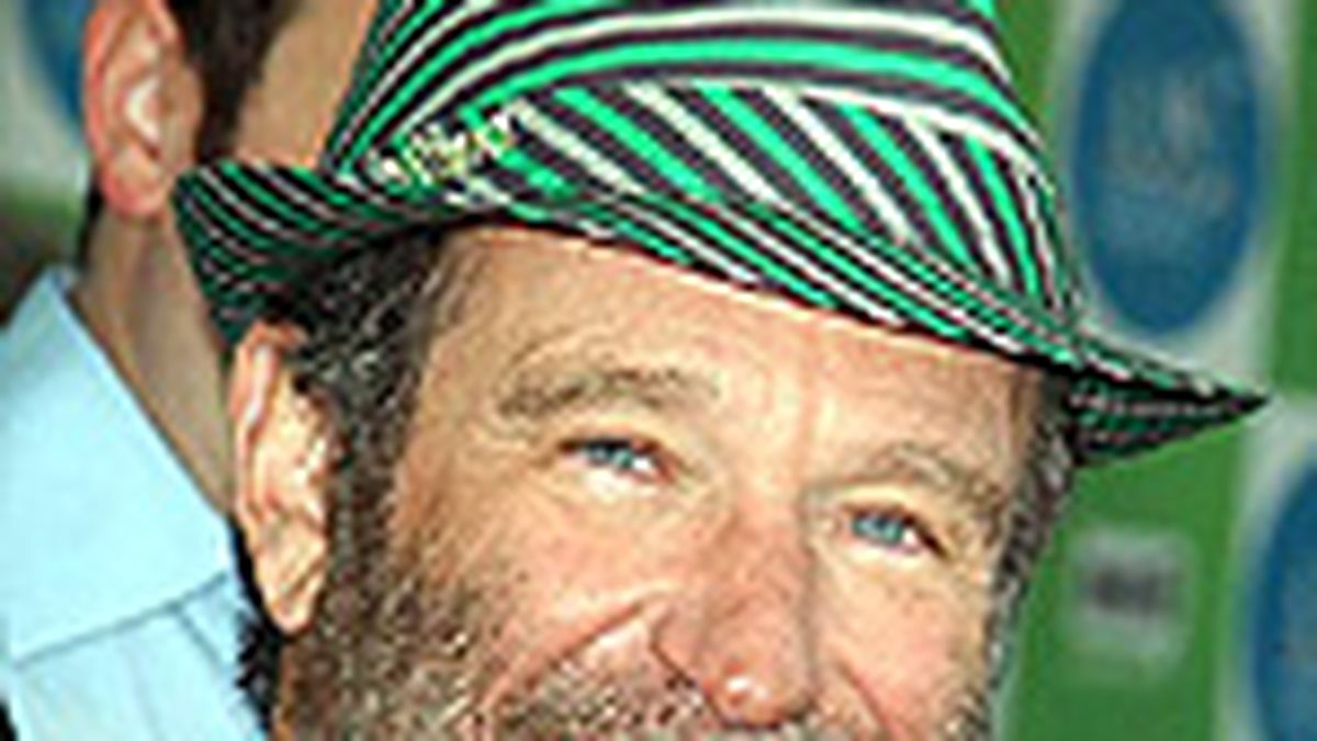 Robin Williams lucha contra su adicción al alcohol y dice que hace 10 ...