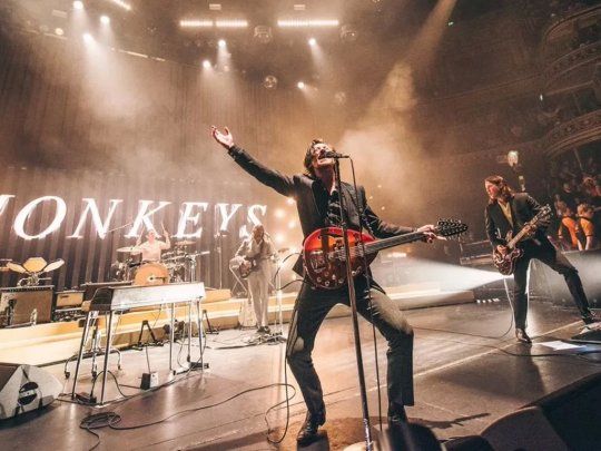 Los Arctic Monkeys presentaron un adelanto de su nuevo disco en Zurich