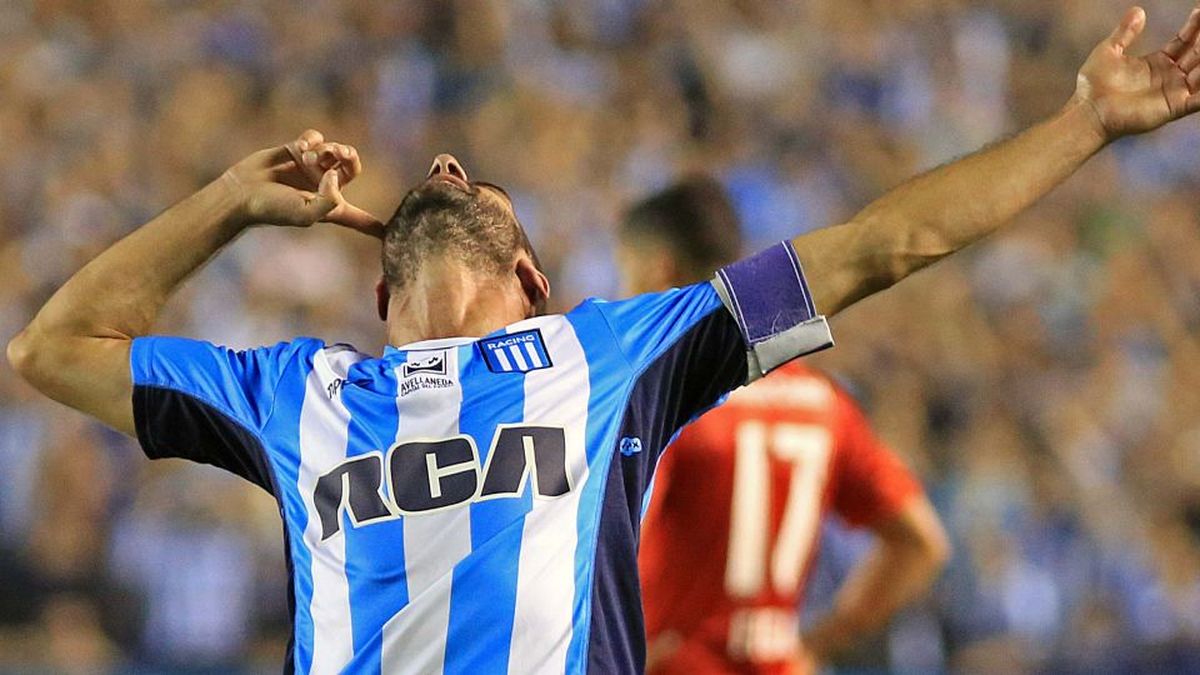 Racing e Independiente juegan un clásico con obligaciones