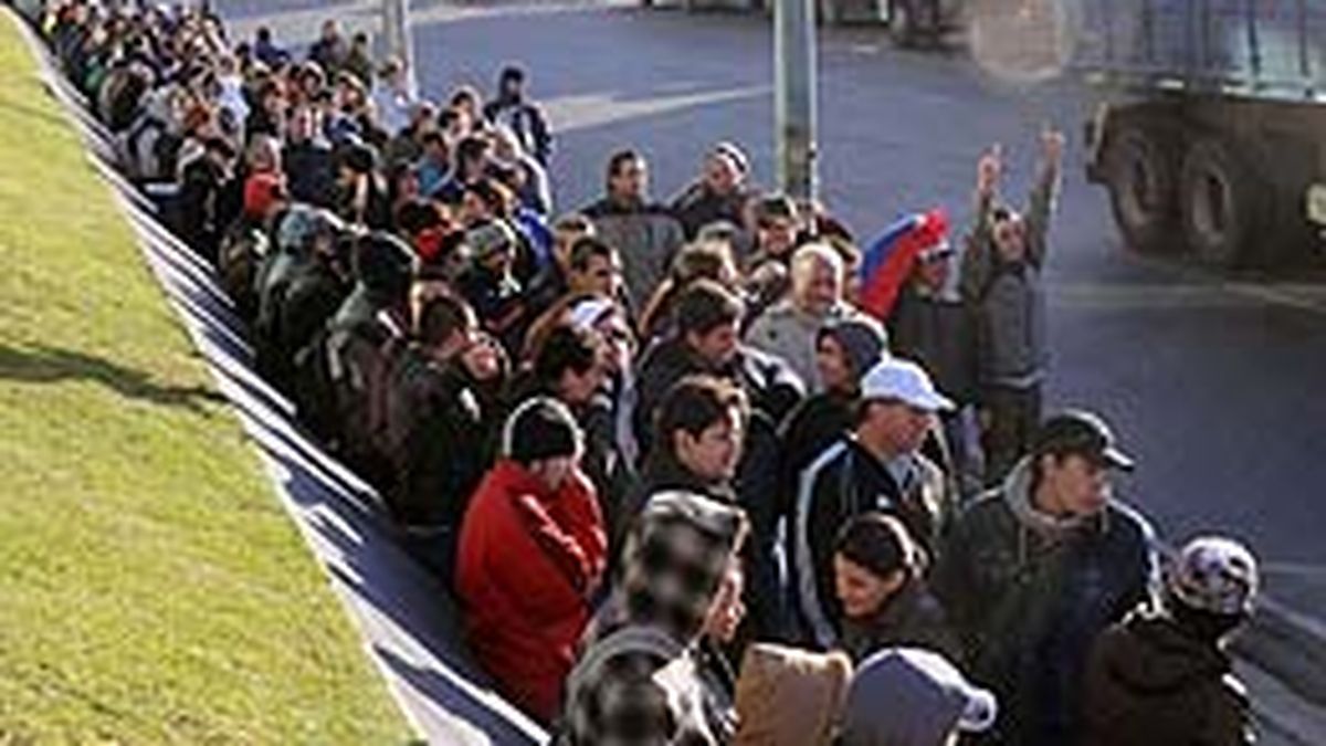 Largas filas para adquirir entradas