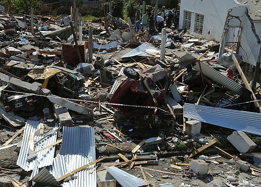 Explosión y misterio en Monte Grande: un muerto y ocho heridos