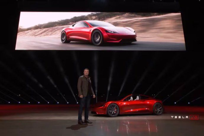 Clientes pagaron hasta un millón de pesos por un auto Tesla que nunca ...