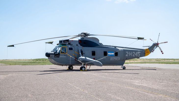 Defensa compró dos helicópteros Sea King para la Armada - El Observador