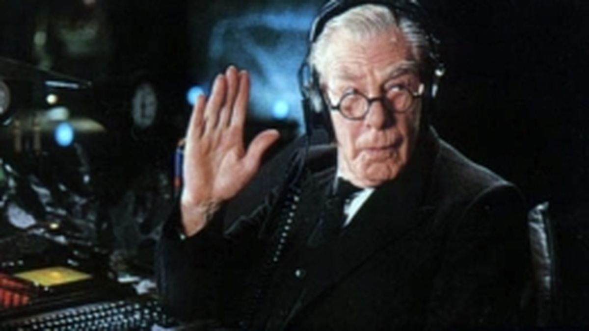 Murió Alfred, el fiel mayordomo de Batman