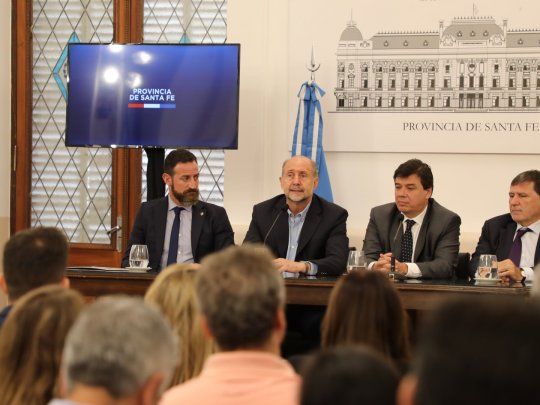 Perotti lanzó Consejo Provincial del Trabajo