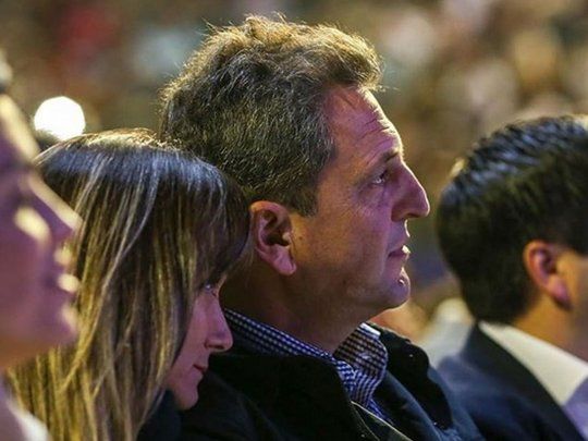 La foto de Malena Galmarini sobre Massa, tras el cierre de listas: El reposo del guerrero