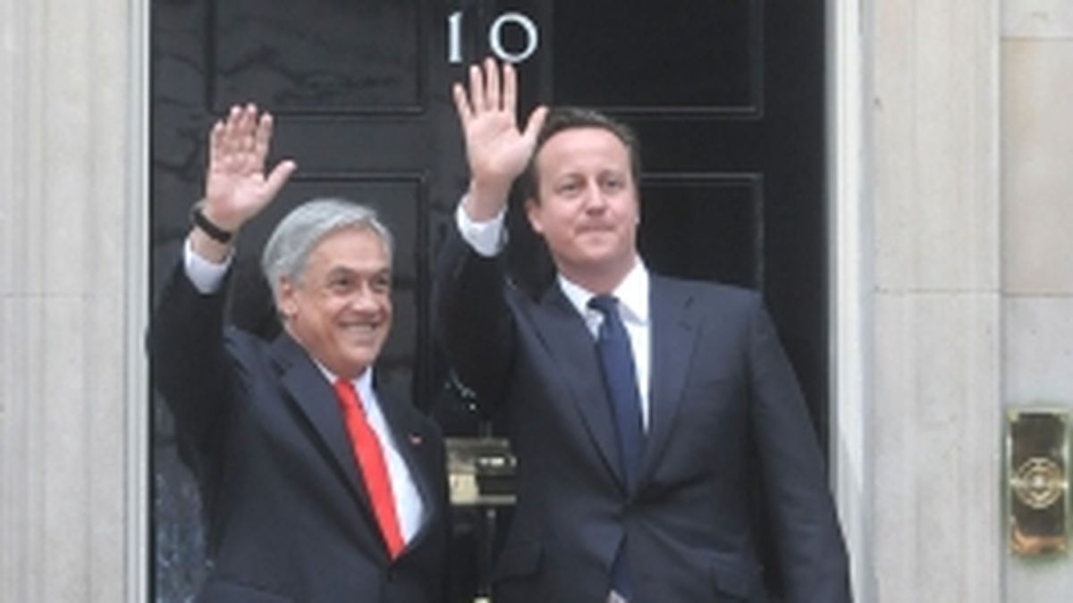 Cameron llamó a Piñera para dialogar sobre Malvinas