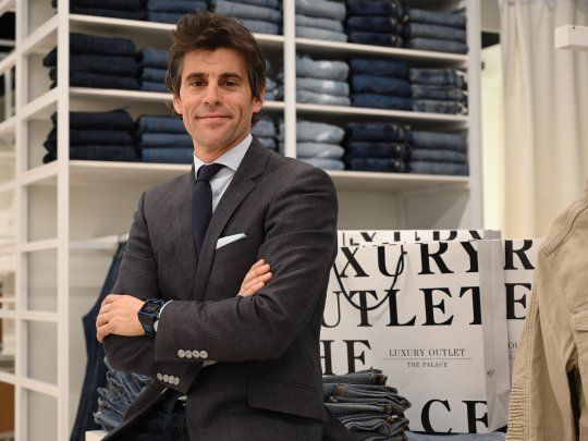 Titular de Luxury outlet: Hoy le errás en una colección y te podés fundir