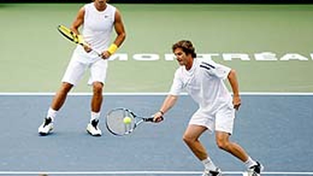 Nadal y su entrenador de 41 años vencieron a Djokovic-Vemic en dobles