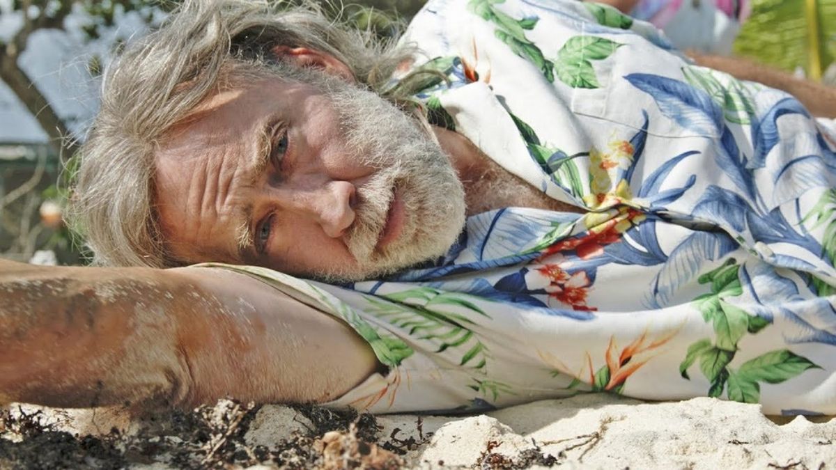 Nicolas Cage en buena comedia de humor negro, pero con flojo final